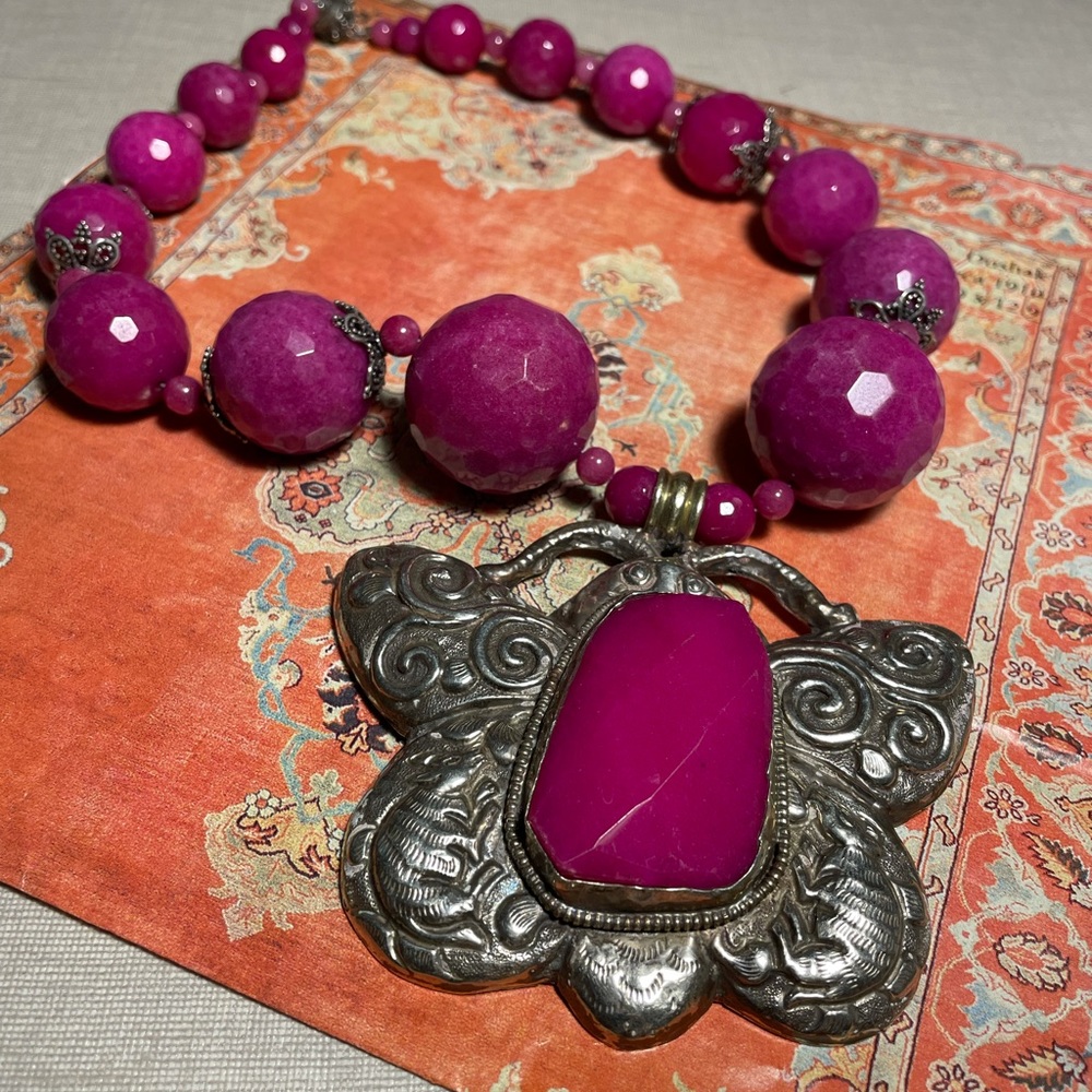 Stunning Vintage Stone Piece Created By Paulette - Gem
